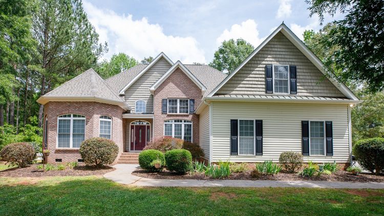Shanda Gilmore, Allen Tate Realtors - Charlotte Business Journal